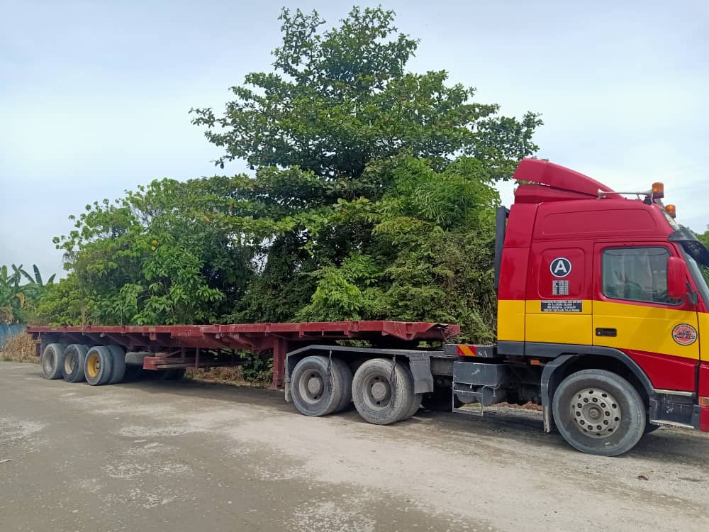 Platform Trailer – Pengangkutan Semarak Jaya Sdn Bhd